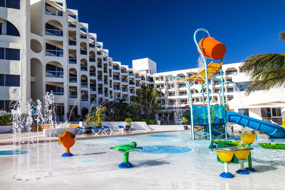 Hotel Aquamarina Beach Resort, Cancún. Desde 78.07€ - Central de Reservas