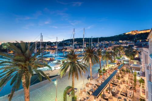Riva Marina Hvar Hotel, Hvar. Desde 218.67€ - Central de Reservas