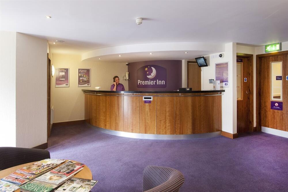 Hotel Premier Inn Silverstone, Brackley - Reserving