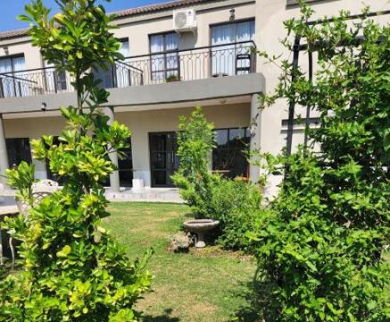 Jate Guest House, Maseru - Central de Reservas