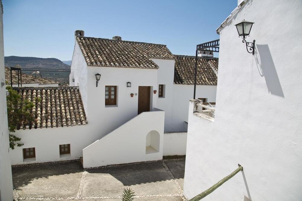 Villa Turística de Priego, Priego. Desde 33.56€ - Centraldereservas.com
