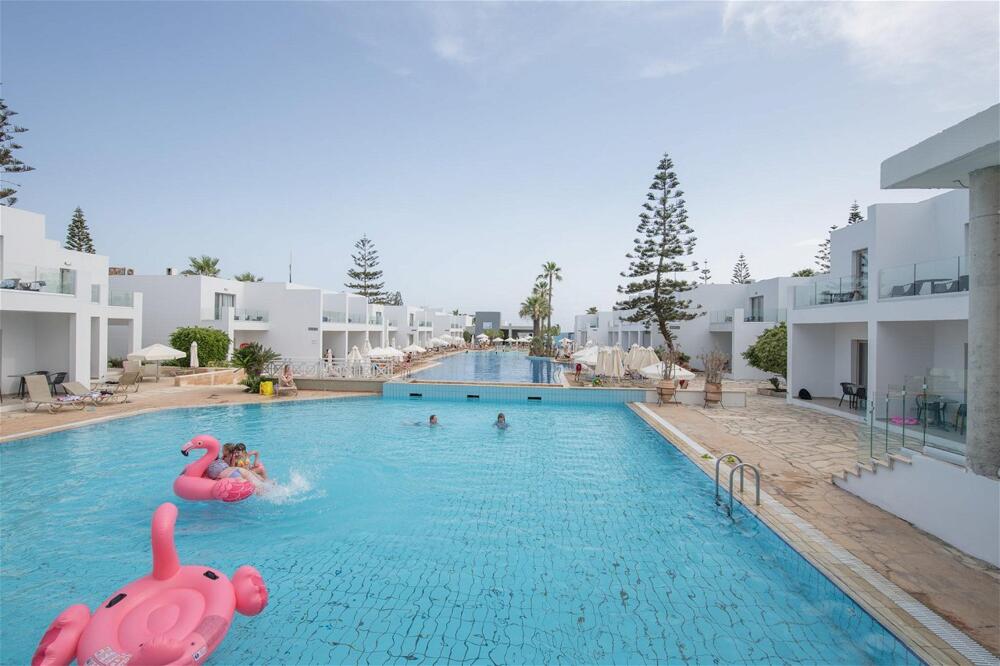 Complejo Atlantica Panthea Resort, Ayia Napa. Desde 159.89 ...