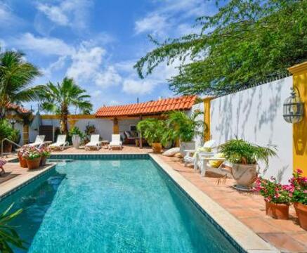 Brisas Studio Apartments - Adults Only, Noord - Central de Reservas
