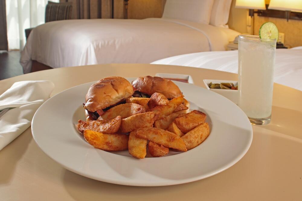 Hotel MS Milenium Monterrey Curio Collection by Hilton, Monterrey ...