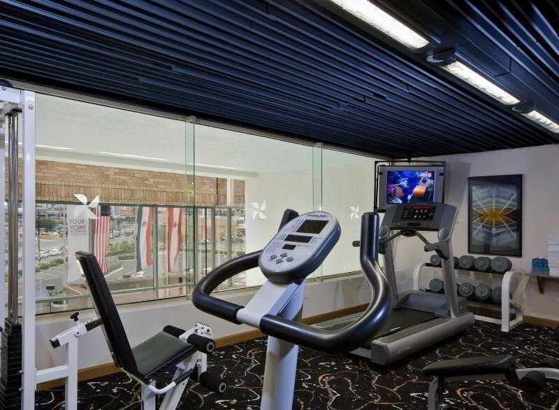 Hotel Four Points by Sheraton Galerias Monterrey, Monterrey. Desde 131.99€ - Central de Reservas