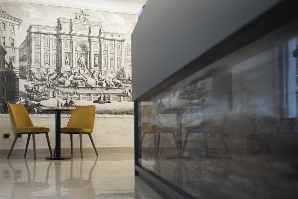 Hotel Fellini, Roma. Desde 125.4€ - Centraldereservas.com