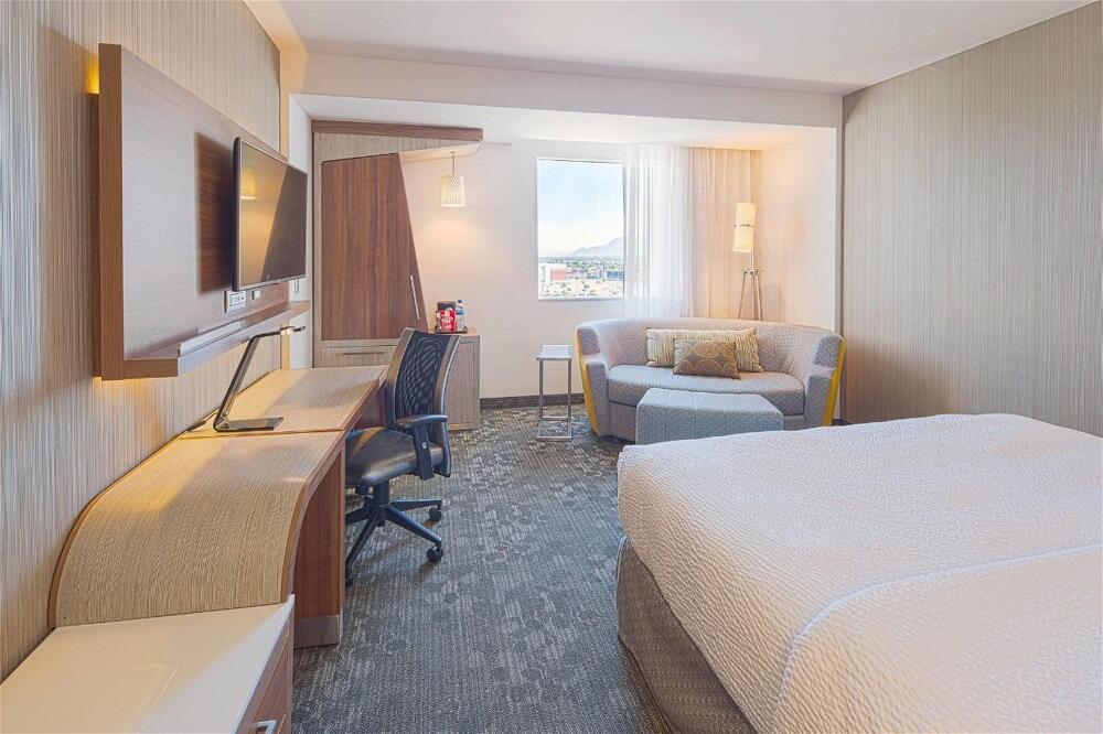 Hotel Courtyard Saltillo, Saltillo - Centraldereservas.com