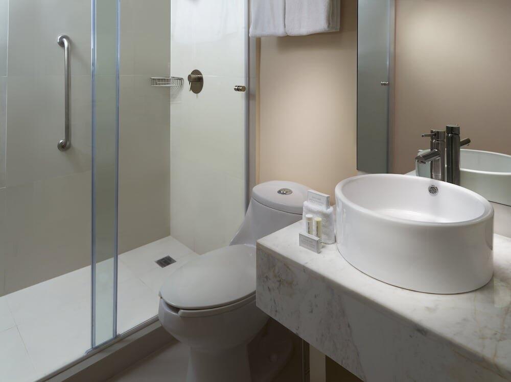 Hotel One Saltillo Aeropuerto, Saltillo - Central de Reservas