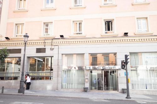 Hotel Porcel Ganivet, Madrid. Desde 83.58€ - Centraldereservas.com