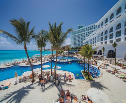 RIU hoteles | Descubre el mundo de la mano de RIU