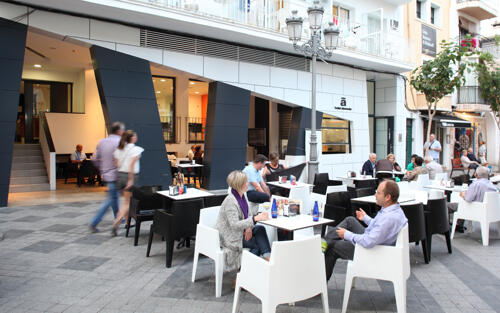 Hotel Alameda, Benidorm. Desde 69.17€ - Central de Reservas