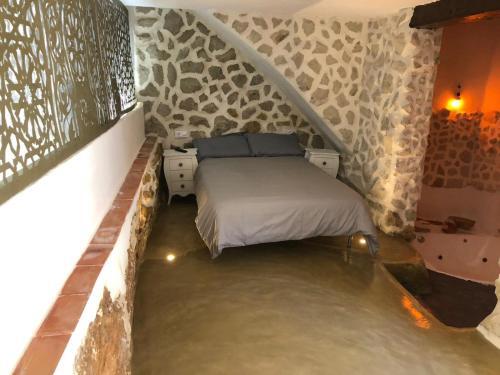 Bed-and-Breakfast Fortress Jacuzzi Suites, Játiva. Desde 74.84 ...