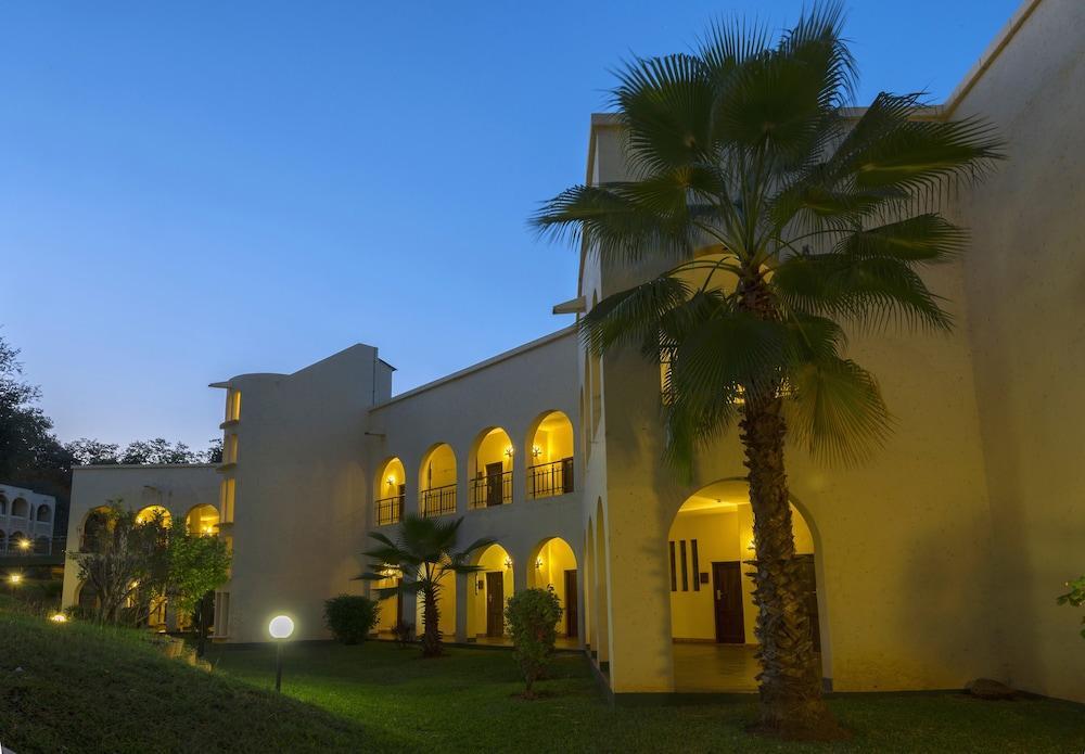 Victoria Falls Rainbow Hotel, Victoria Falls - Reserving.com