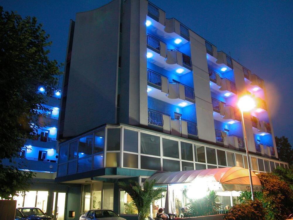 Dasamo Hotel, Rímini. Desde 97€ - Centraldereservas.com