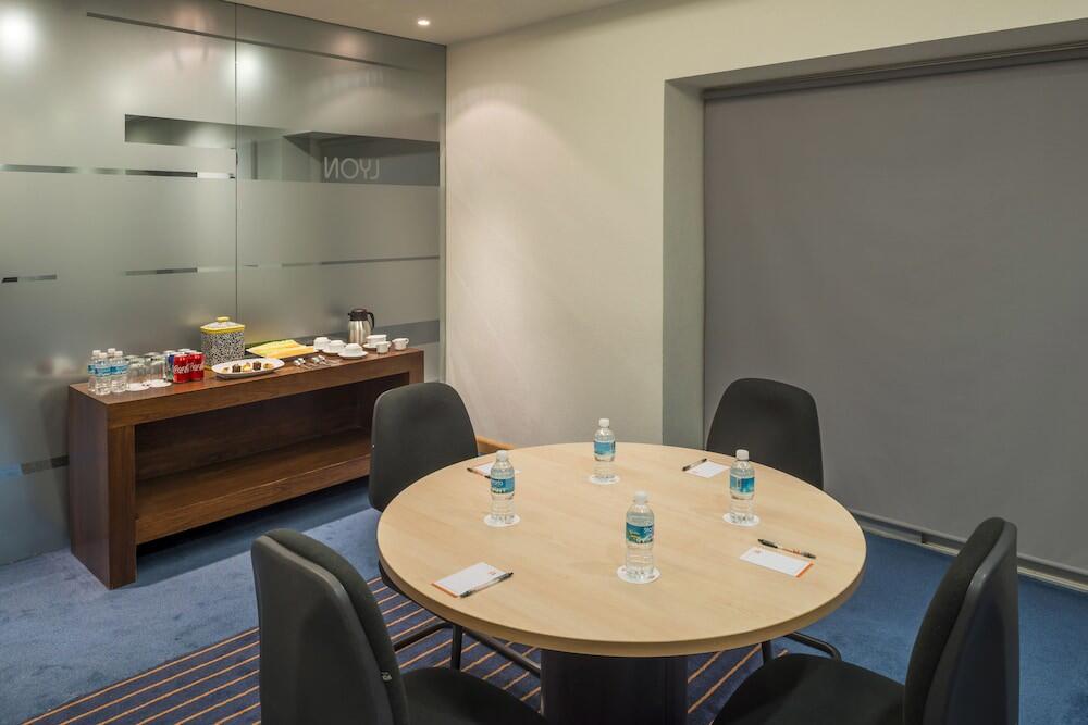 Hotel REAL INN CD JUAREZ, Juárez - Centraldereservas.com