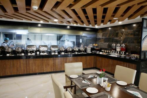 Hotel Avari Xpress Multan, Multan - Central de Reservas