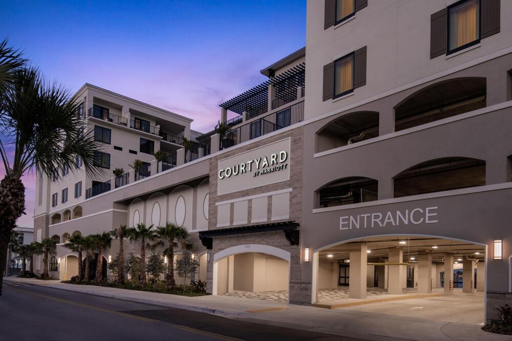 Hotel Courtyard by Marriott Clearwater Beach, Clearwater Beach ...
