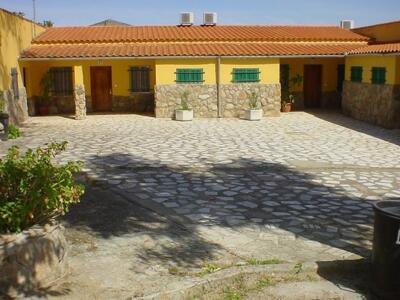 Hostal Las Encinas, Casar de Cáceres - Centraldereservas.com