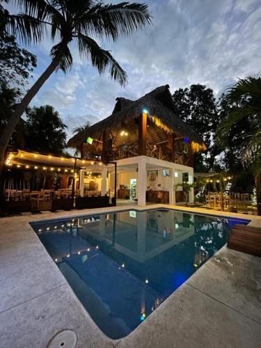 The Beach Break Hotel, El Zonte - Central de Reservas