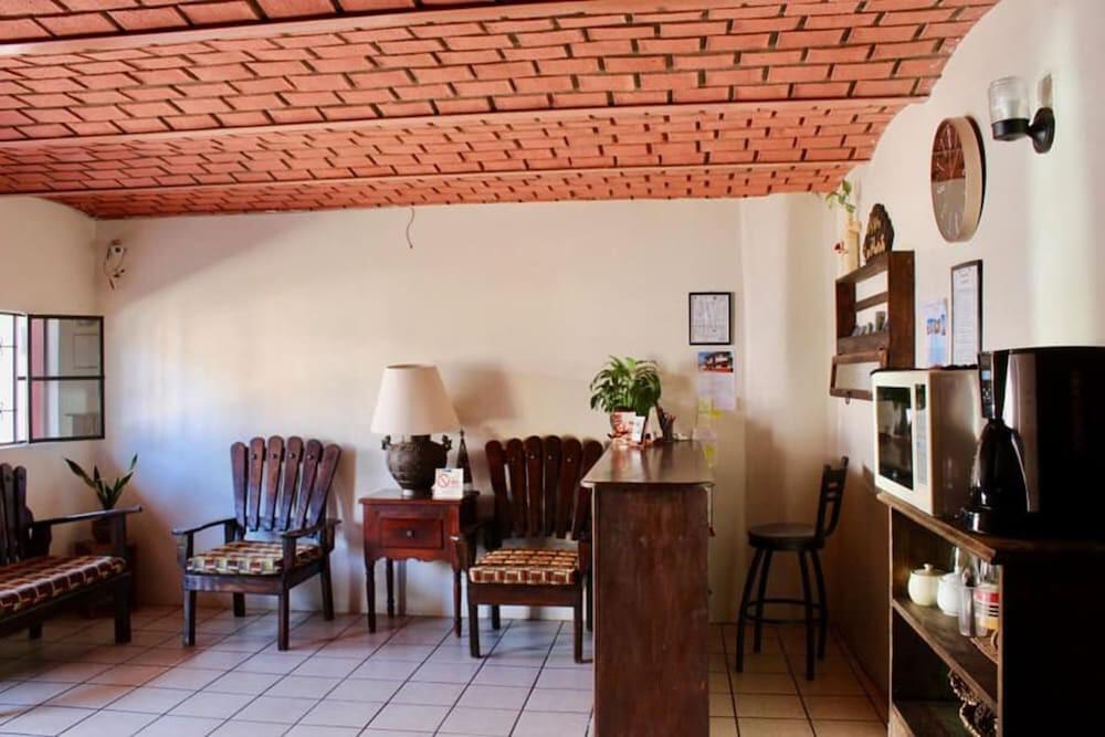 Hotel Meson La Huerta, Mascota - Central de Reservas