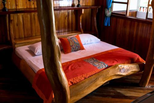 Hotel La Isla Inn, Puerto Viejo - Central de Reservas