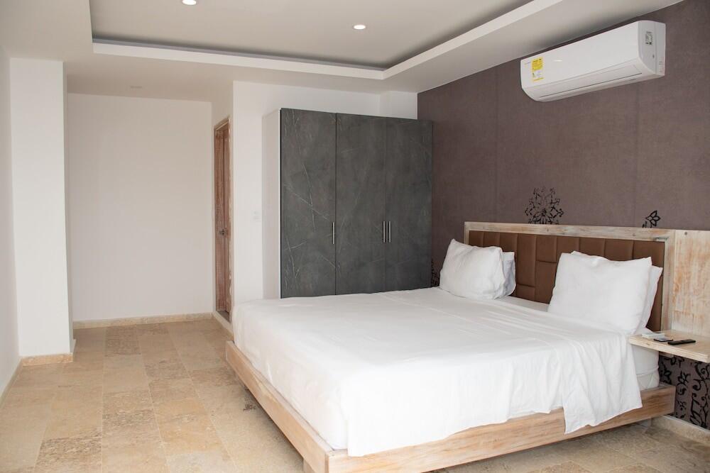 Coco Beach Hotel - Rooftop & Beach Club, La Boquilla ...