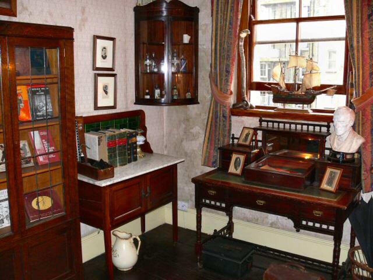 La casa de Sherlock Holmes - Central de Reservas